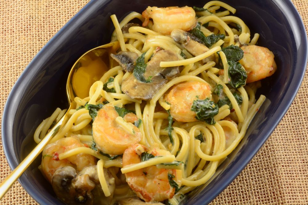 Scampi with Mushrooms and Spinach - Frozen Fish Direct